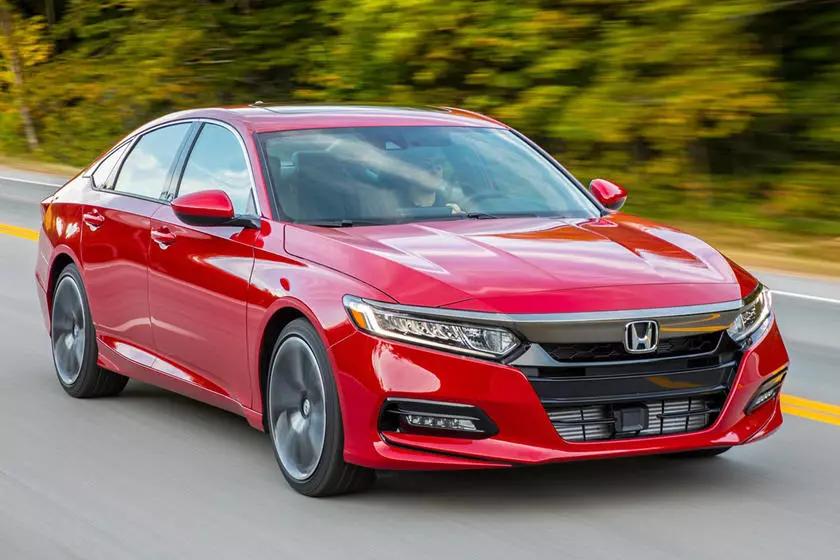 Kedu ihe dị njọ na ụdị ụdị akụkọ ifo abụọ nke Honda? 92124_1