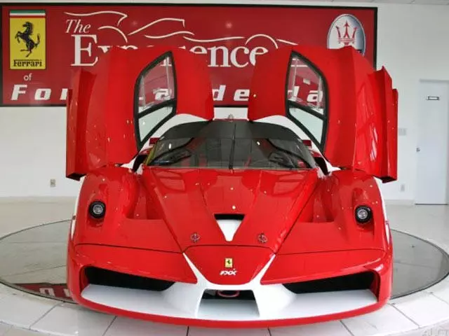 Unik dina Minggu: 2004 Ferrari FXX Évolusi 92313_1