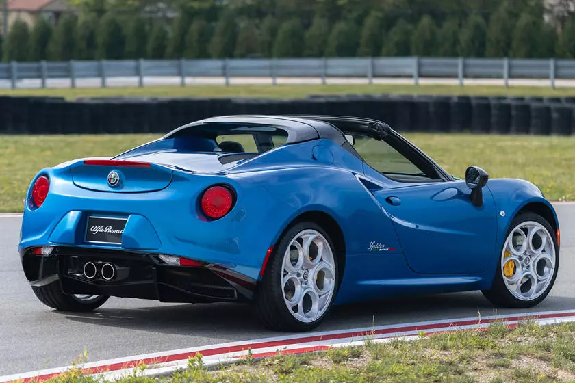 Di derbarê Alfa Romeo 4C Spider de Nûçeyên Xemgîn hene 92440_2