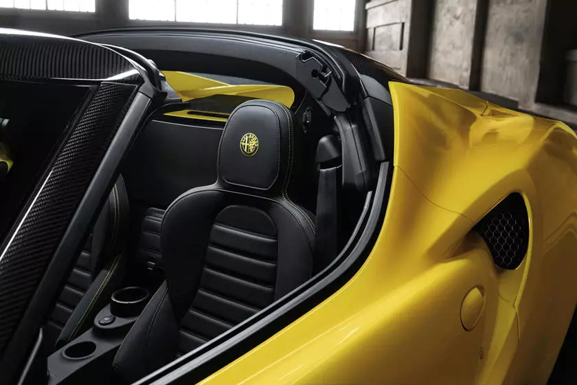 Di derbarê Alfa Romeo 4C Spider de Nûçeyên Xemgîn hene 92440_6