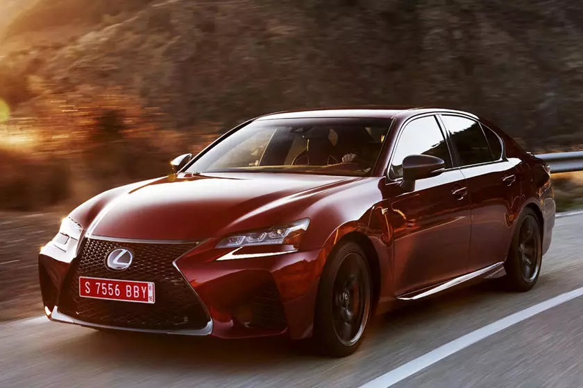 I-Lexus Izindla Ngemoto Yayo Yemidlalo Ye-Hybrid 92485_4