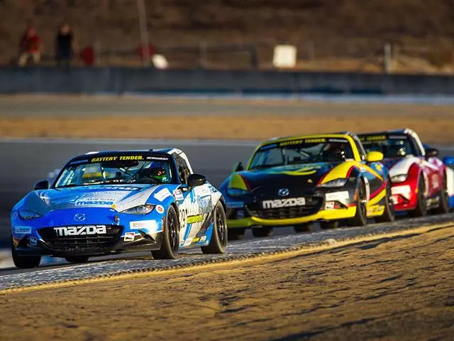 El repte de la Copa Global MX-5 ple d'acció de Mazda és la cursa que salvarà les curses 9251_1
