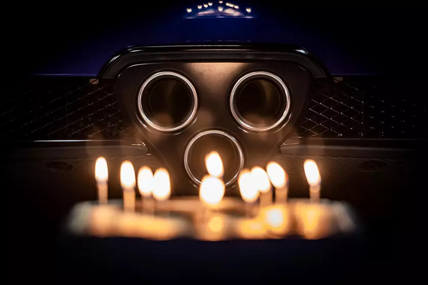 Mira o Lexus LFA celebra o seu décimo aniversario con estilo 92556_5