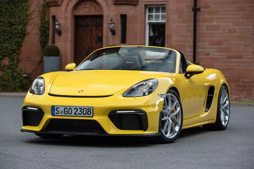 2020-2021 Porsche 718 Spyder Frontal Aspect