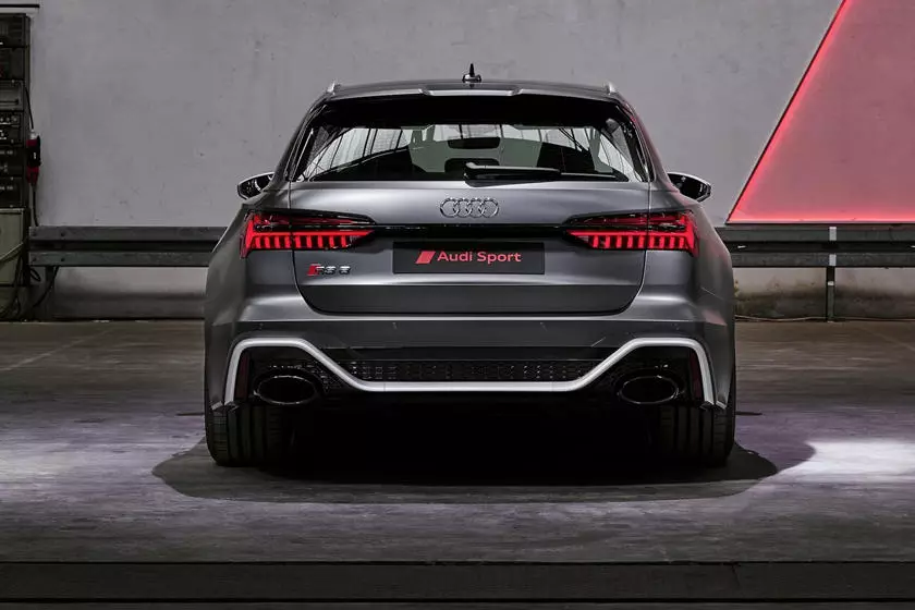 Vista posterior de l'Audi RS6 2020