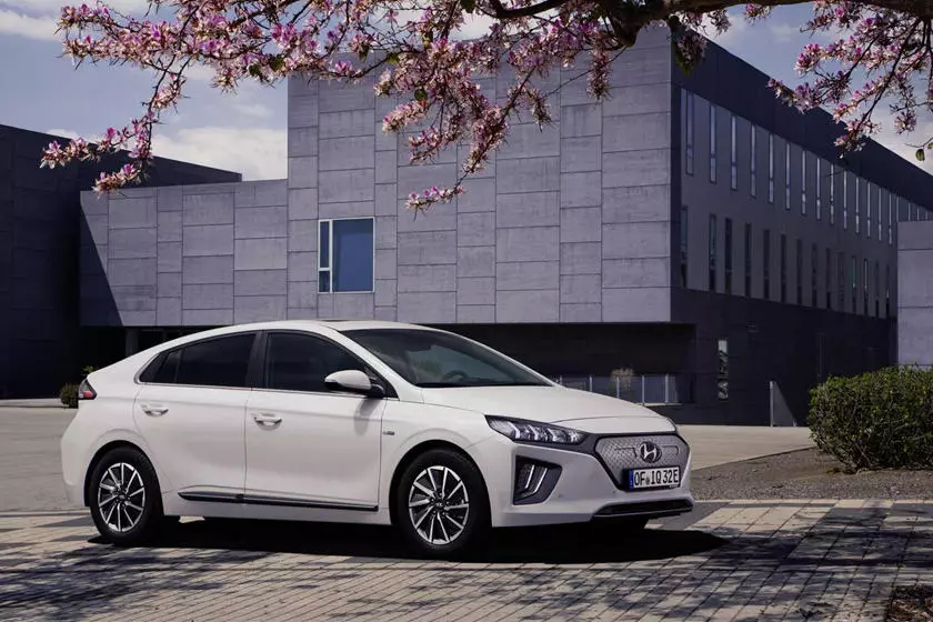 2020 Hyundai Ioniq ਇਲੈਕਟ੍ਰਿਕ ਨੂੰ ਰੇਂਜ ਵਿੱਚ ਭਾਰੀ ਉਤਸ਼ਾਹ ਮਿਲਦਾ ਹੈ 92825_7