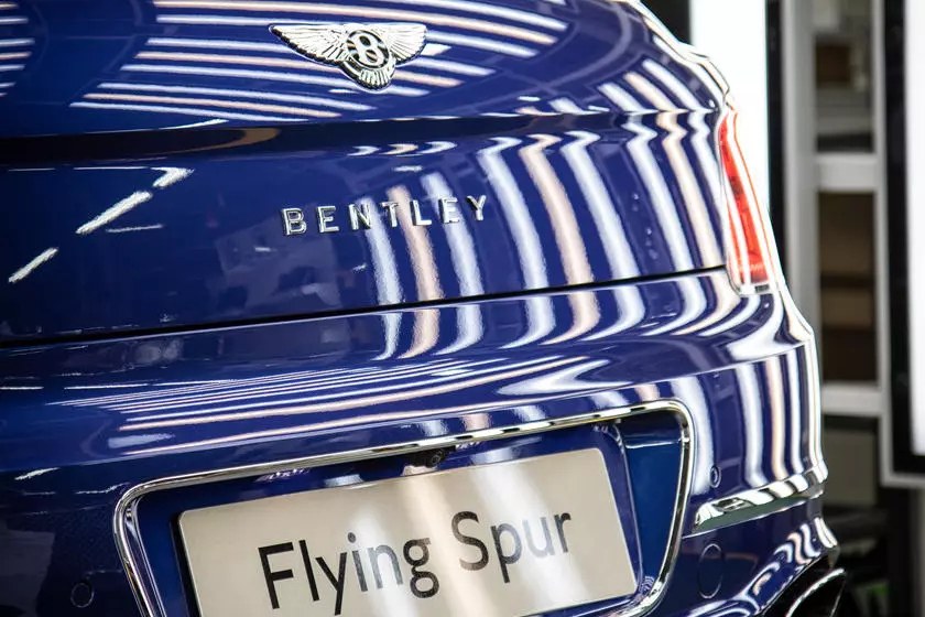 La lussuosa Bentley Flying Spur entra in produzione 92838_5