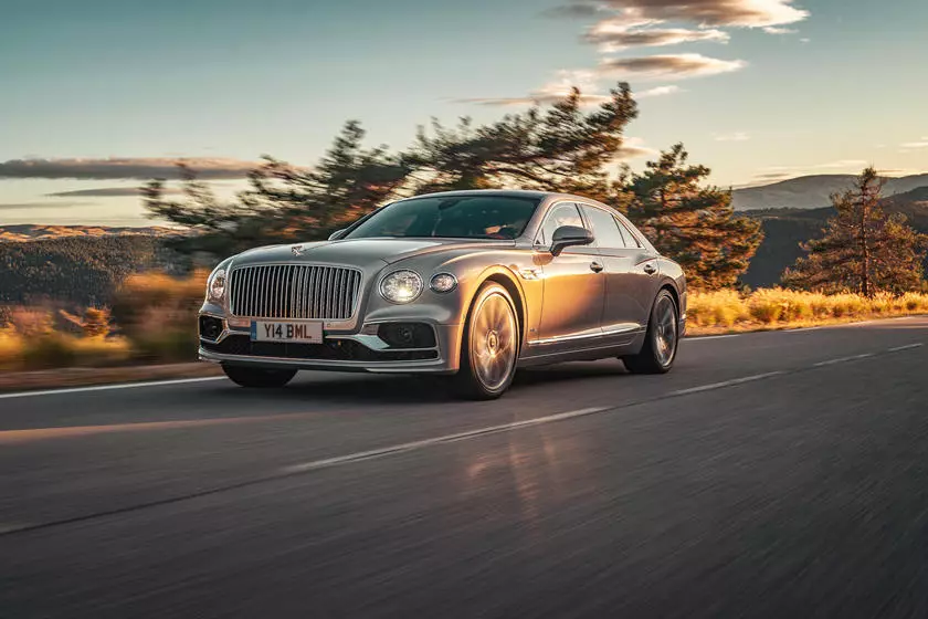 Ultra-lúkse Bentley Flying Spur komt yn produksje 92838_6