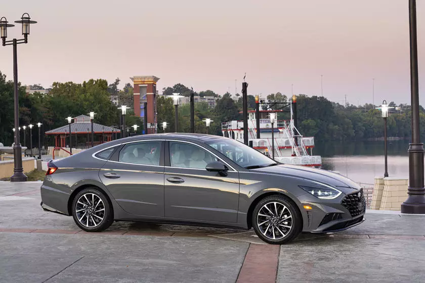 2020 Hyundai Sonata zyskuje więcej stylu, niższą cenę 92873_7