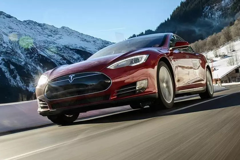 Tesla នាំមកជូនវិញនូវការសាក Supercharge ដោយឥតគិតថ្លៃ និងគ្មានដែនកំណត់ ប៉ុន្តែមានការចាប់