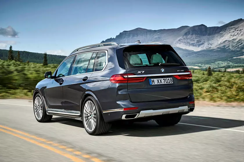 2020-2021 BMW X7 রিয়ার ভিউ ড্রাইভিং