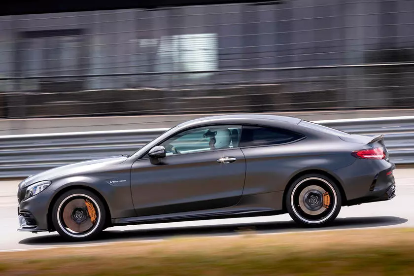 Pemanduan Pandangan Sisi Mercedes-AMG C63 Coupe 2019-2020