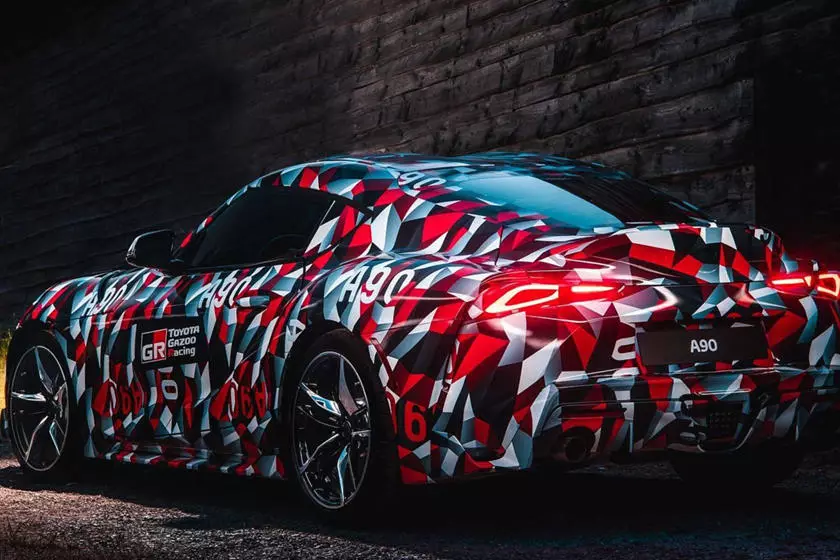 Төрт цилиндрлі Toyota Supra болуы мүмкін ұясы Inline-алты қозғалтқыштың астында 93277_2