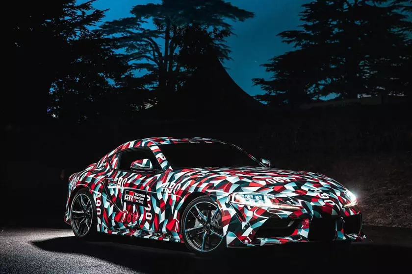 Төрт цилиндрлі Toyota Supra болуы мүмкін ұясы Inline-алты қозғалтқыштың астында 93277_3