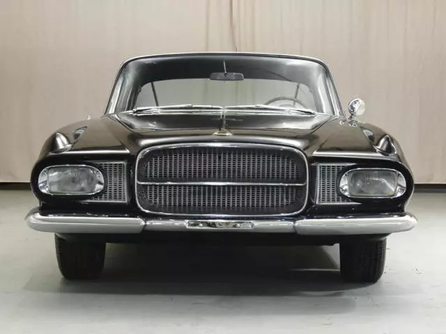 ഡീൻ മാർട്ടിന്റെ കസ്റ്റം 1962 Ghia L6.4 $200,000-ന് പോകുന്നു 93296_1