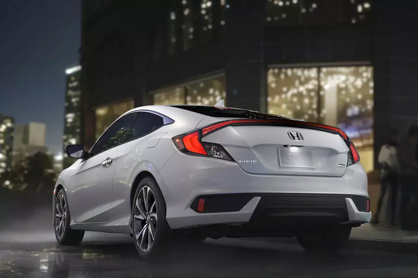 Nirxa Honda Civic Coupe û Sedan a 2019-a nûvekirî hate eşkere kirin 93520_2