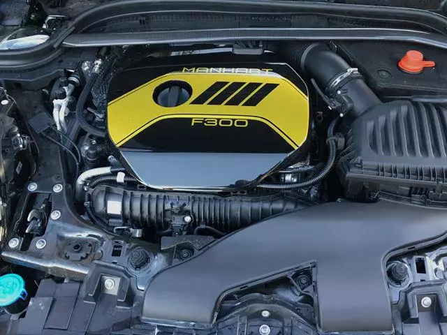 Le 300-HP Manhart-Tuned Mini Fai atu i le Ford Focus ST e alu i mea 93704_6