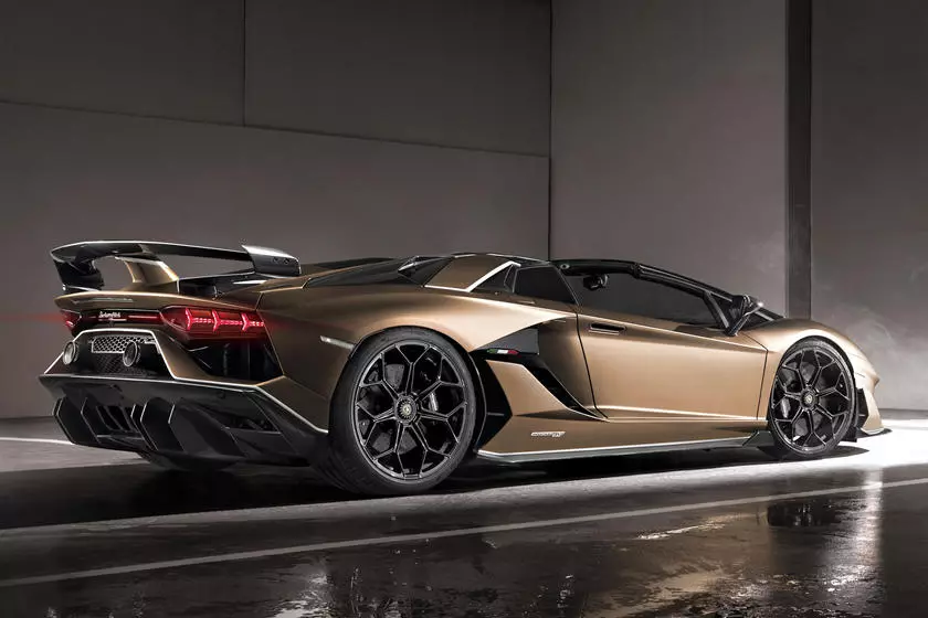 Lamborghini's Bargain Hypercar' ገዢዎች አሁን ደስተኛ አይደሉም 93880_6