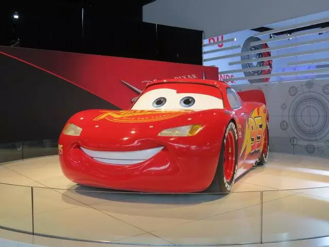 Amharc ar An Chéad Leantóir Lánfhaid Do Charranna 3 (Agus A Lifesize McQueen) 93941_1