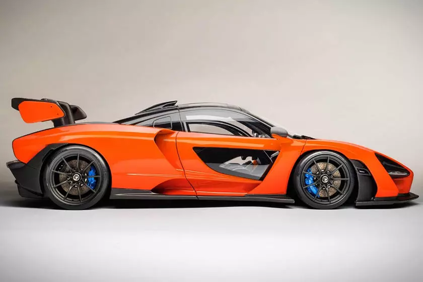 ဤ McLaren Senna ပုံတူမော်ဒယ်သည် မယုံနိုင်လောက်အောင် အသေးစိတ်ပါသည်။ 93983_6