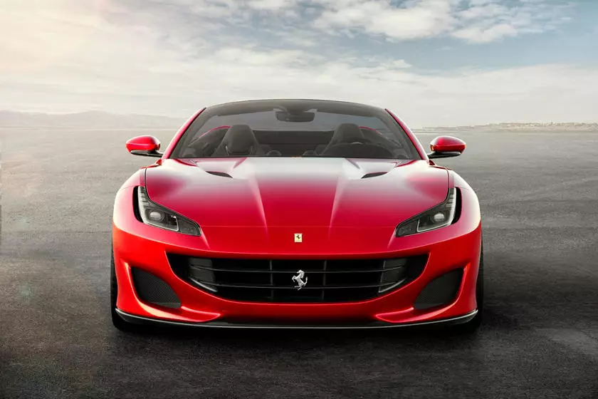 2018-2019 Ferrari Portofino Skats no priekšpuses