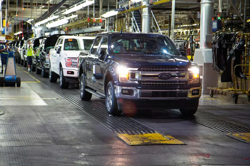Ford каже, що тарифи на метали вже обійшлися компанії в 1 мільярд доларів 94478_1