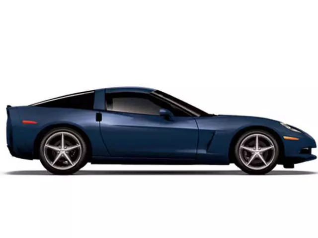 ለ 2013 Chevrolet Corvette አዲስ ቀለም እና አማራጮች 94521_1