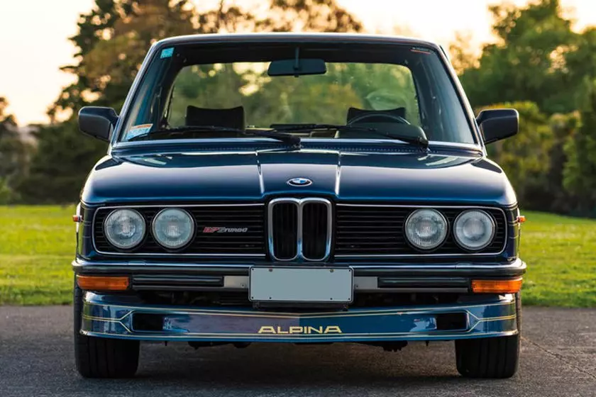 යමෙකුට මෙම 1982 BMW Alpina B7 S Turbo මිලදී ගැනීමට අවශ්‍ය වේ 9461_3