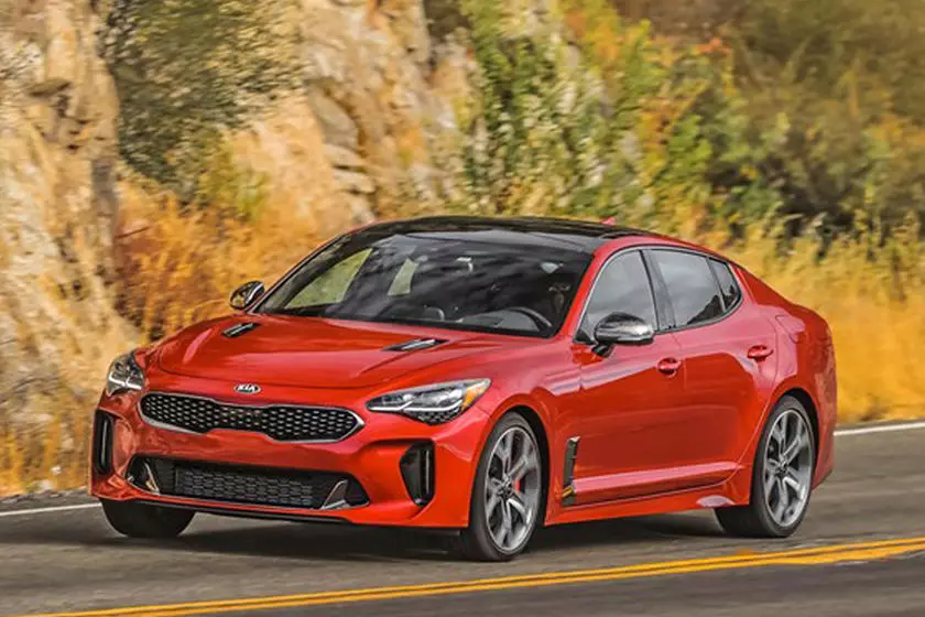 Kia Stinger GT Vooraanzicht: