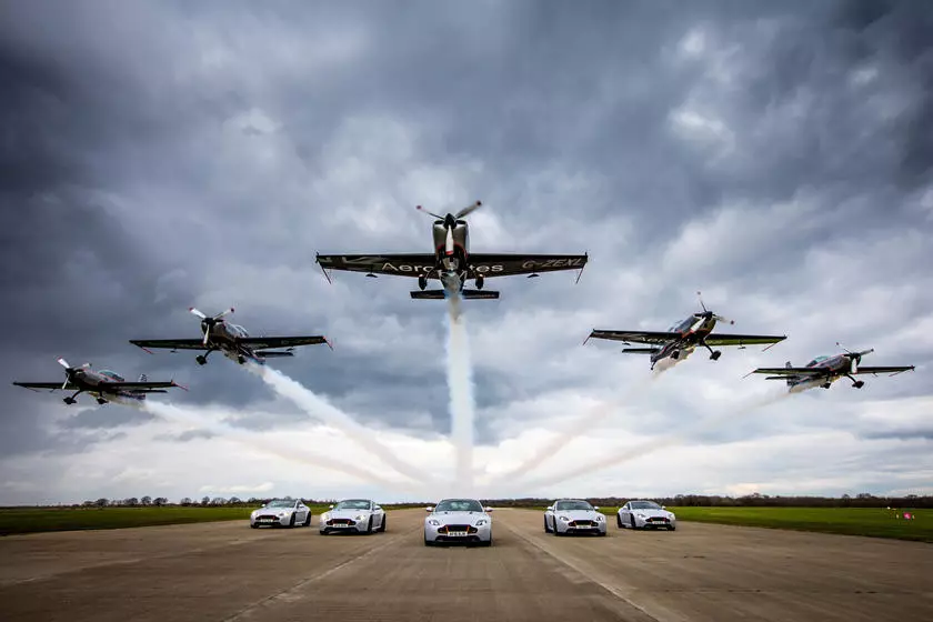 Aston Martin mostra impresionantes edicións especiais inspiradas na aviación 94758_2