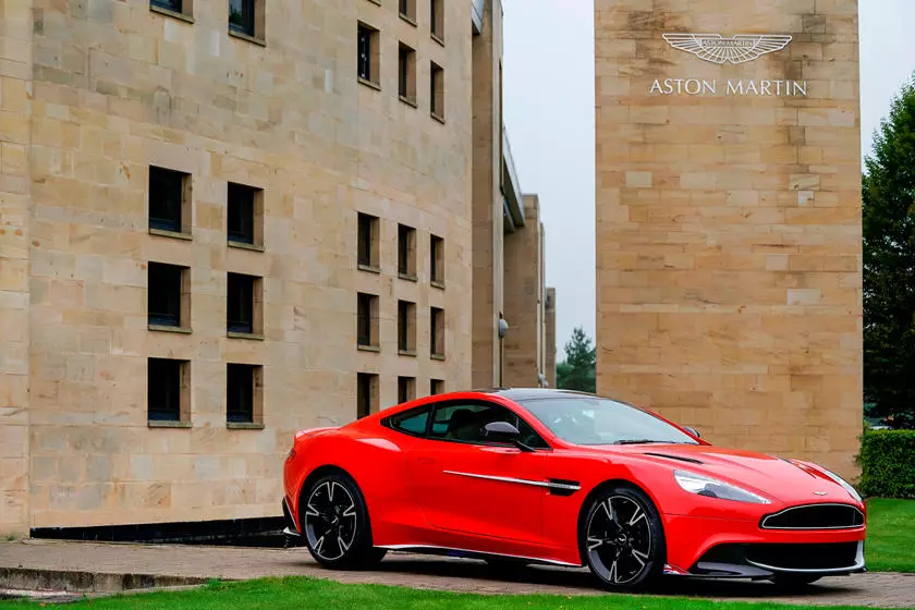 U-Aston Martin ubonisa iiNdawo eziKhethekileyo eziphefumlelweyo zokubhabha ngeenqwelomoya 94758_6