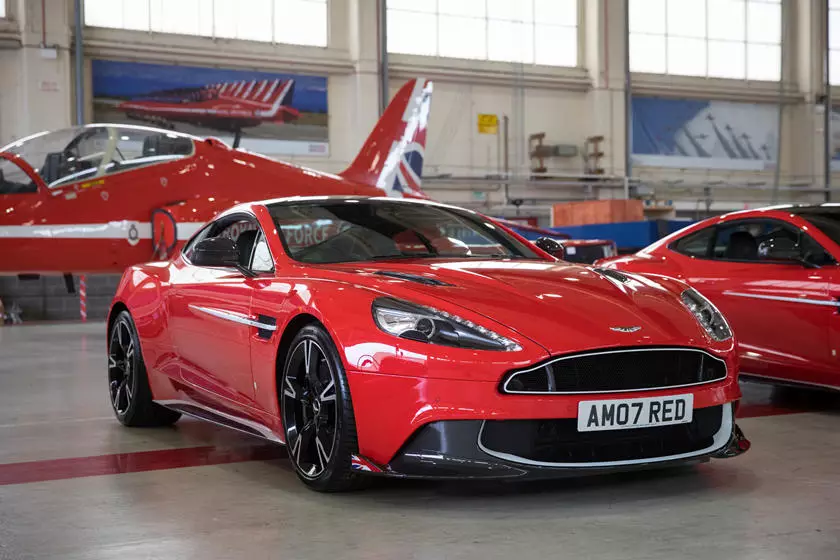 Aston Martin mostra unes edicions especials increïbles inspirades en l'aviació 94758_7