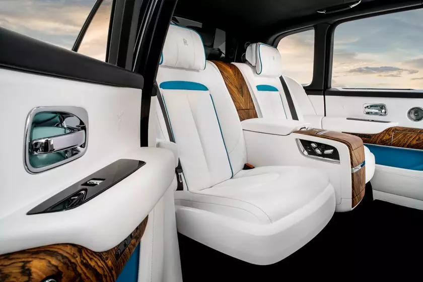 Ghế hành khách phía sau Rolls-Royce Cullinan 2019-2021