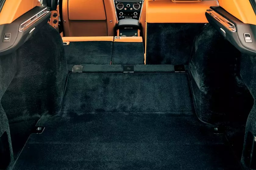 2019-2021 Rolls-Royce Cullinan Trunk Space