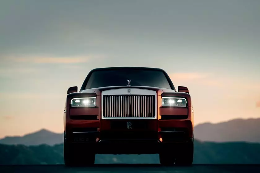 2019-2021 Rolls-Royce Cullinan سامنے کا منظر