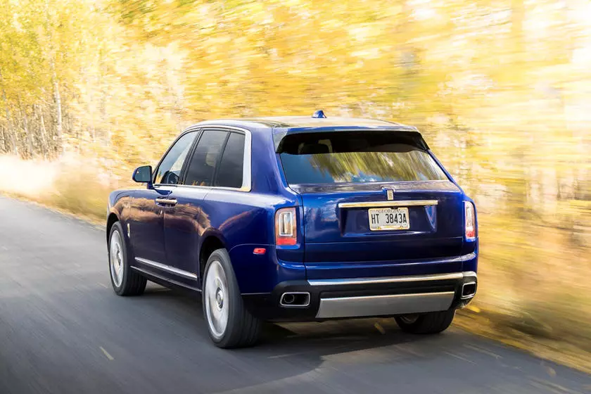 2019-2021 Rolls-Royce Cullinan ریئر ویو ڈرائیونگ