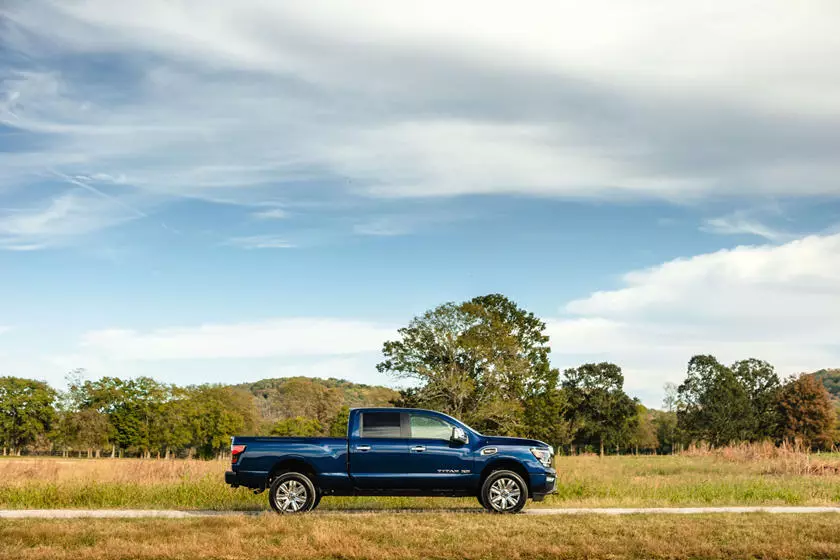 2020 წლის Nissan Titan XD