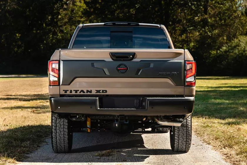 2020 წლის Nissan Titan XD