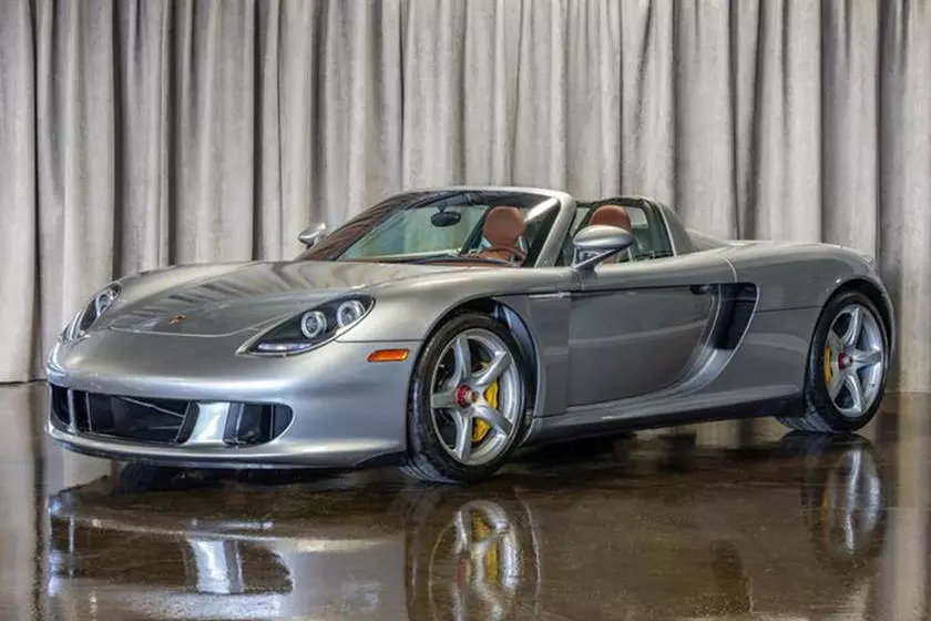 Zde je vaše šance koupit si „zcela nové“ Porsche Carrera GT 9496_2