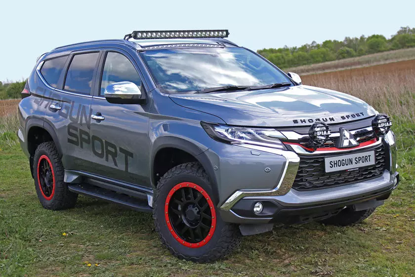 Acum ACEASTA este Mitsubishi Off-Roader robust pe care ni-l dorim 95057_1