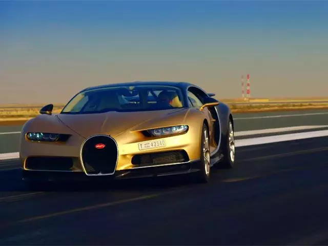 Beidh an Bugatti Chiron ina Réalta i bPríomhfhearas na seachtaine seo 95143_1