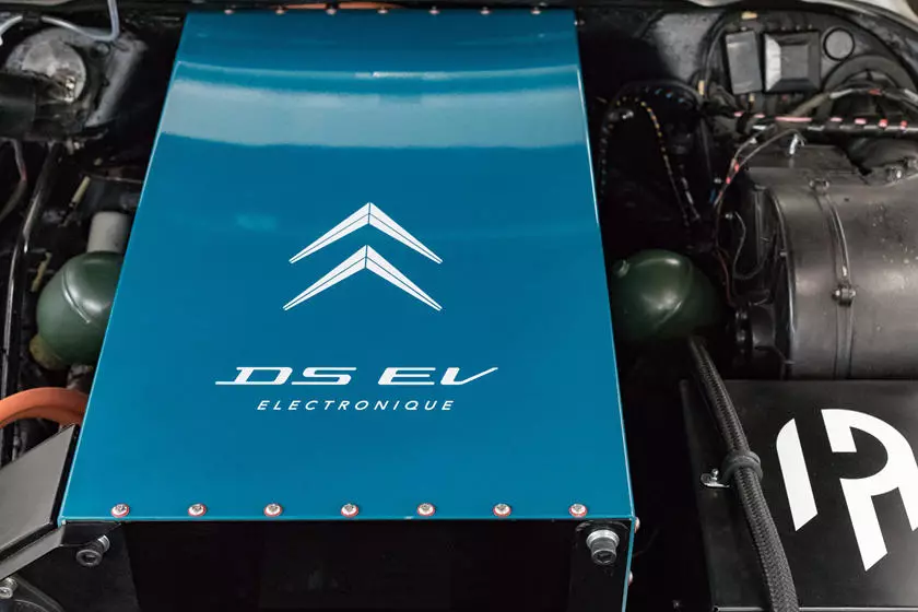 Citroen DS pārveidots par elektrisko restomodu ar 200 jūdžu nobraukumu 9515_10