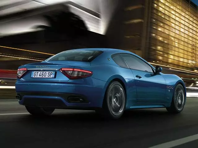 Ҷаҳон ба Maserati ошиқ шуд 95164_1