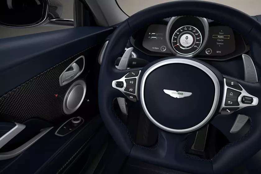 Spesiell Aston Martin DBS Superleggera feirer 50 år med Concorde 9523_11