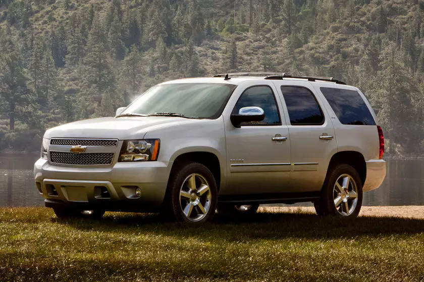 Chevrolet Tahoe dia mankalaza ny faha-25 taona nivezivezena na aiza na aiza 95331_3