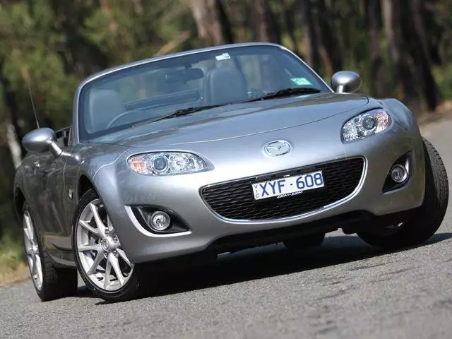 Mazda MX-5: Mobil Olahraga Anu Dihasilkeun Massal Pangsaéna? 95404_1