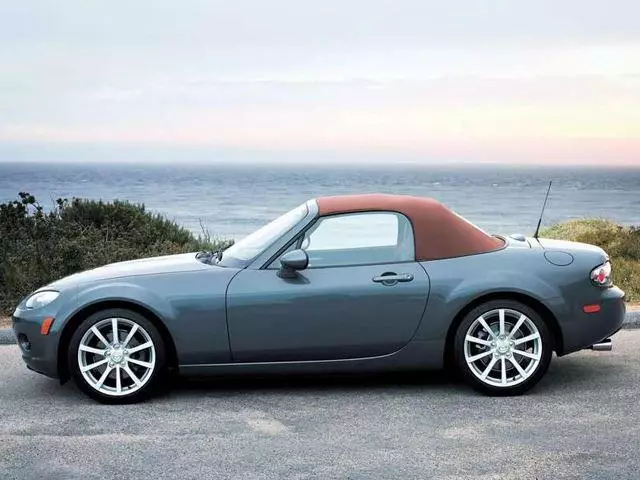 Mazda MX-5: Mobil Olahraga Anu Dihasilkeun Massal Pangsaéna? 95404_2