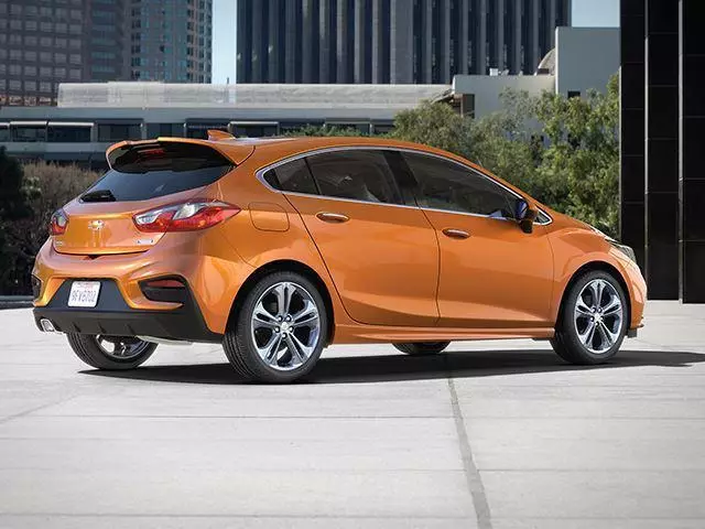 Το Chevy Cruze Diesel θα μπορούσε να πάρει πάνω από 50 MPG και ένα εγχειρίδιο 95424_1