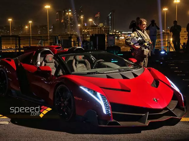 Veneno Roadster debuta a Abu Dhabi 95503_1