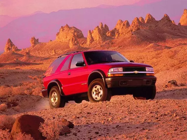 Chevy Blazer نى قايتۇرۇپ كەلدى ، ئەمما ئۇ سالقىن بولمايدۇ 95630_2